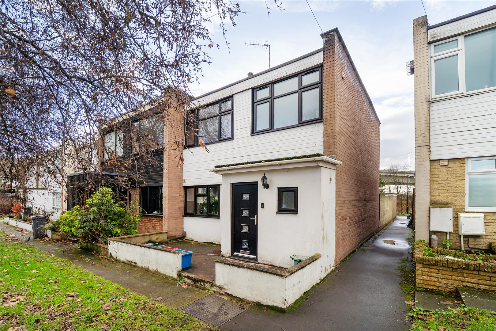Boston Manor Road, Brentford, TW8 – Helliwell and Company